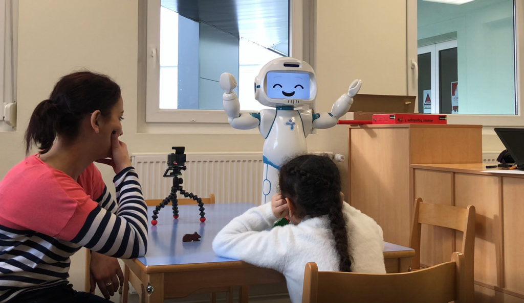 Why do children with autism learn better from robots? - LuxAI S.A.