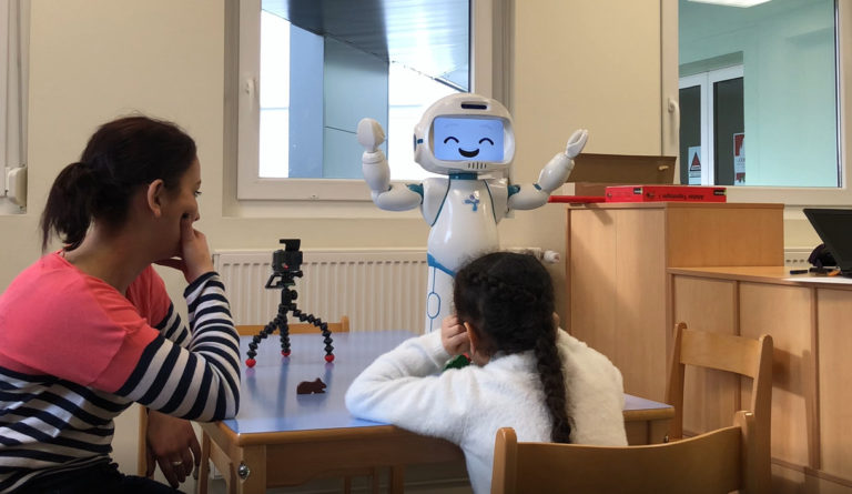 Why do children with autism learn better from robots? - LuxAI S.A.